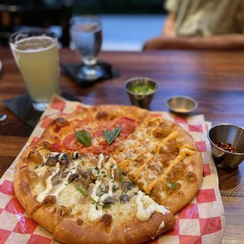 Lily's pizza store