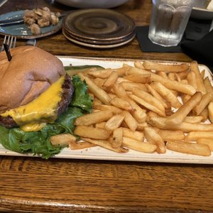 WINBERIE’S RESTAURANT & BAR - 218 Photos & 406 Reviews - 1 Palmer Sq E ...