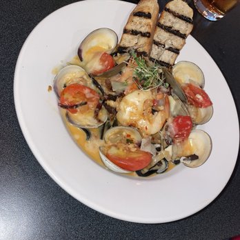 RED DOG BAR & BISTRO - Updated January 2026 - 22 Photos & 29 Reviews ...