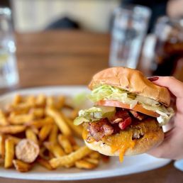 BIN 4 BURGER LOUNGE - Updated January 2026 - 218 Photos & 138 Reviews ...