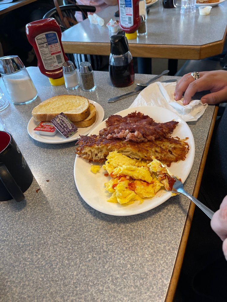 CASEY’S RESTAURANT - Updated April 2024 - 64 Photos & 116 Reviews - 326 ...