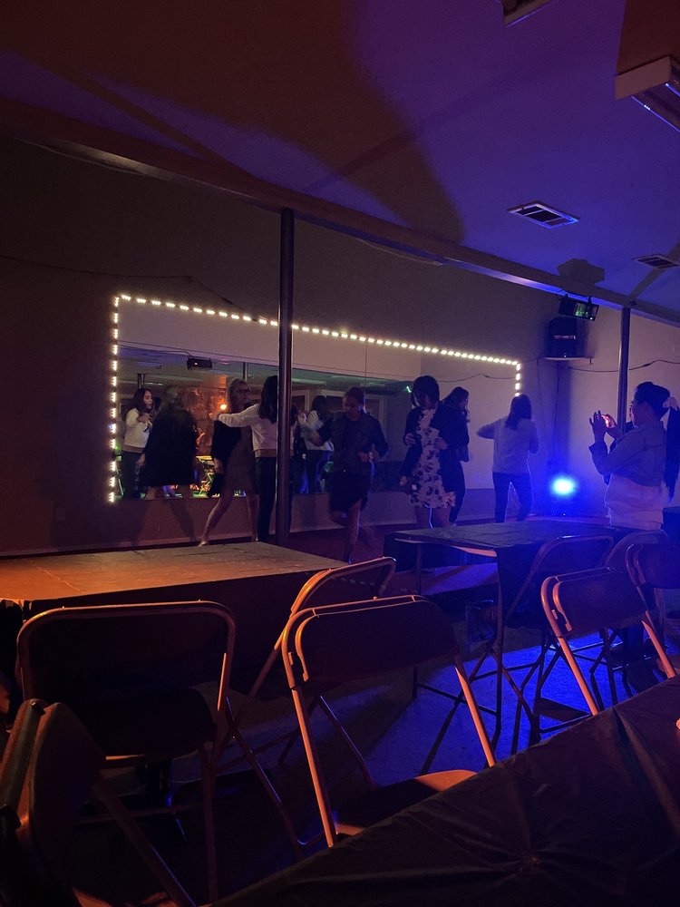 TIFFANYS X’CLUSIVE SPORTZ BAR & GRILL - Updated December 2025 - 342 S ...