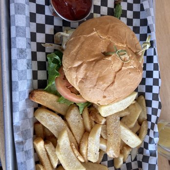 THE PERFECT LANDING RESTAURANT - Updated December 2024 - 518 Photos ...