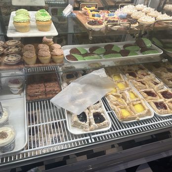 MAVEN’S DELICATESSEN - Updated September 2024 - 188 Photos & 232 ...