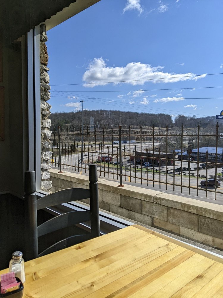 Limestone Grille & Bar Mount Vernon, Kentucky