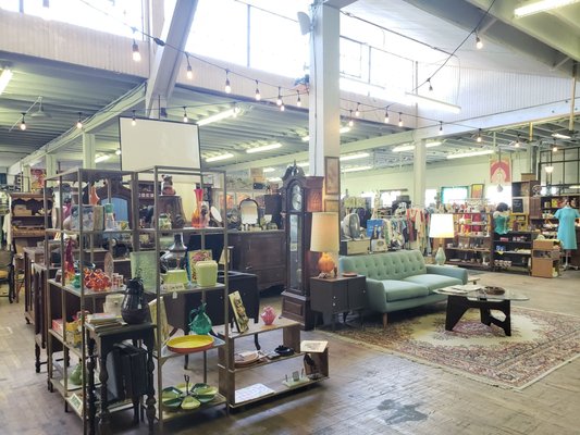 MEMORY DEN ANTIQUE MALL - 43 Photos & 14 Reviews - 499 SE 2nd Ave ...