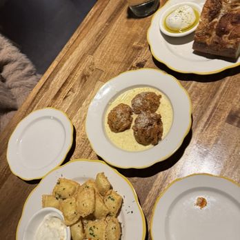 MANO BELLA - SOUTHPARK - Updated January 2025 - 142 Photos & 57 Reviews ...