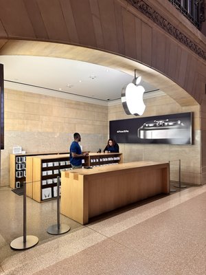 APPLE GRAND CENTRAL - Updated July 2025 - 307 Photos & 567 Reviews - 45 ...