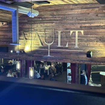 VAULT SEAFOOD AND STEAKHOUSE - Updated March 2025 - 440 Photos & 208 ...