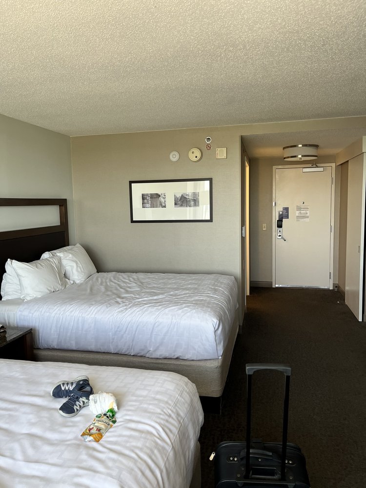 HYATT REGENCY WICHITA - 168 Photos & 107 Reviews - 400 W Waterman St ...