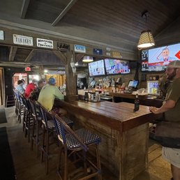 RED’S ICE HOUSE - Updated December 2025 - 859 Photos & 1068 Reviews ...