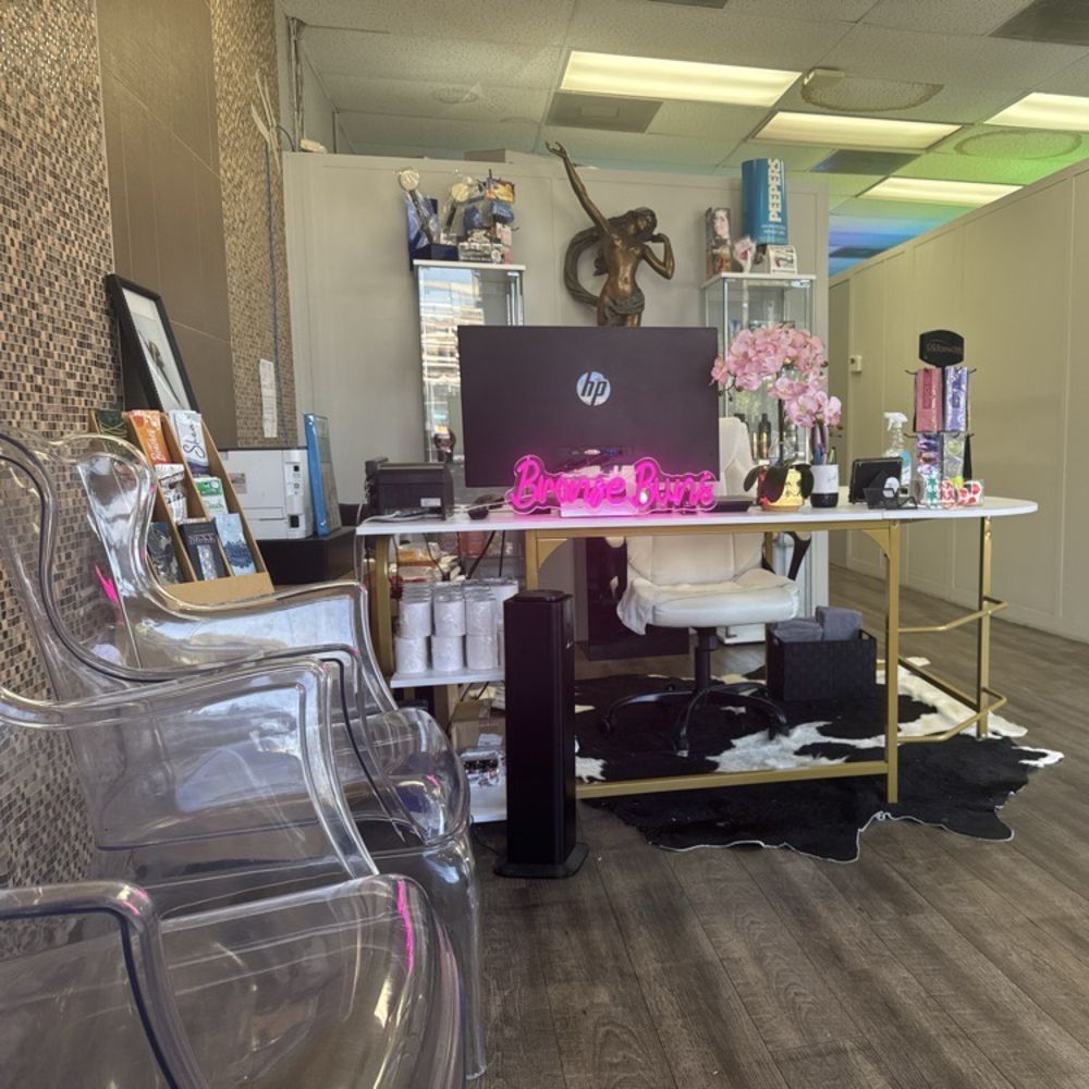 BRONZE BUNS TANNING SALON - Updated December 2025 - 78 Photos & 660 ...