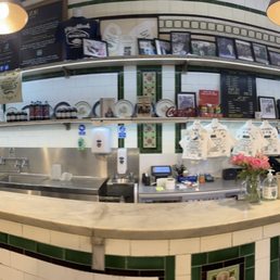 M MANZE - Updated July 2025 - 45 Photos & 21 Reviews - 87 Tower Bridge ...