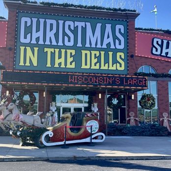 CHRISTMAS IN THE DELLS DINNER SHOW - Updated April 2026 - 37 Photos ...
