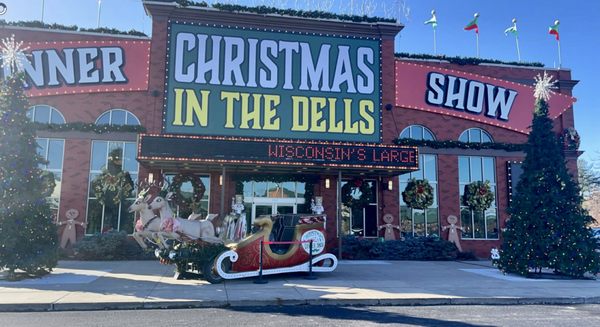 CHRISTMAS IN THE DELLS DINNER SHOW - Updated December 2025 - 37 Photos ...