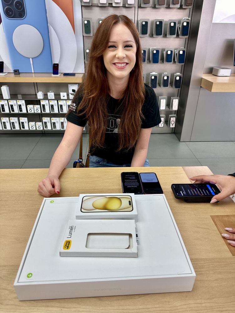 APPLE STORE - CARLSBAD - Updated January 2025 - 76 Photos & 492 Reviews ...