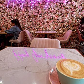 LUXE BLOOMS FLOWER CAFE - Updated December 2025 - 90 Photos & 19 ...