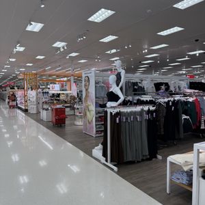 TARGET - Updated July 2025 - 156 Photos & 106 Reviews - 900 Bergen Town ...