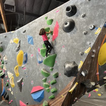 FLOWSTONE CLIMBING - Updated July 2025 - 112 Photos & 60 Reviews - 1411 ...