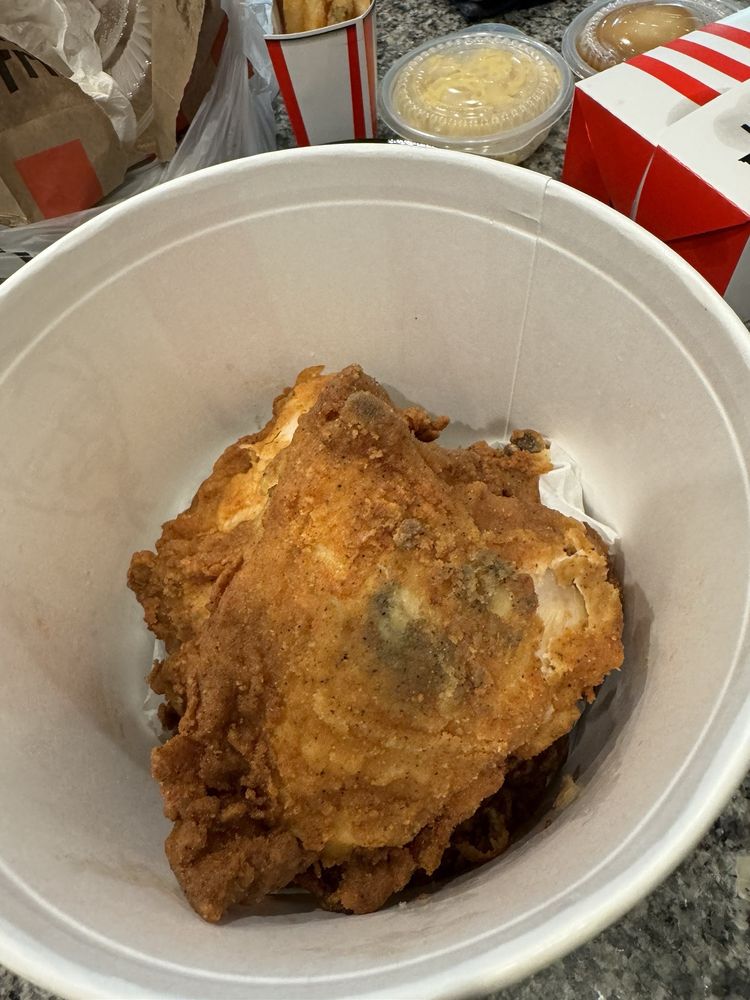 KFC - Updated August 2025 - 38 Reviews - 4776 Sugarloaf Pkwy ...