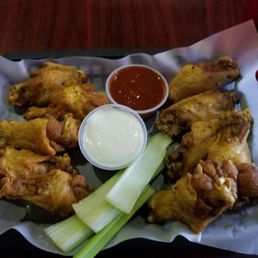 WINGZUP - Updated October 2025 - 483 Photos & 546 Reviews - 1000 E 41st ...