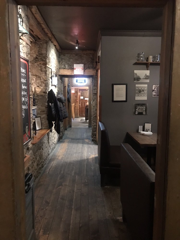 FERGUSSON ROOM PUB - 19 Photos - 487 St. Andrew Street W, Fergus ...