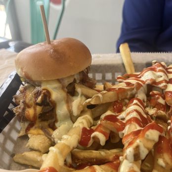 CURB SIDE BISTRO - Updated December 2025 - 36 Photos & 29 Reviews - 607 ...