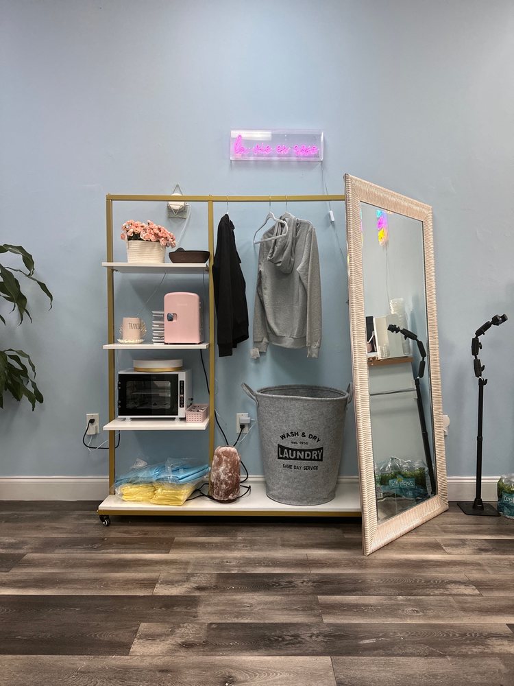 Z LASH LOUNGE - Updated January 2026 - 76 Photos - 1163 Royal Palm ...