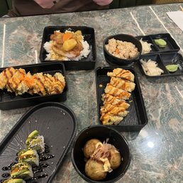 SUMO - Updated August 2025 - 801 Photos & 633 Reviews - 24525 Russell ...