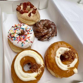 HERO DOUGHNUTS AND BUNS - Updated October 2025 - 18 Photos & 14 Reviews ...