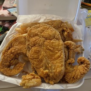 SHARKS FISH AND CHICKEN - 14 Photos & 11 Reviews - 2560 Garfield St ...