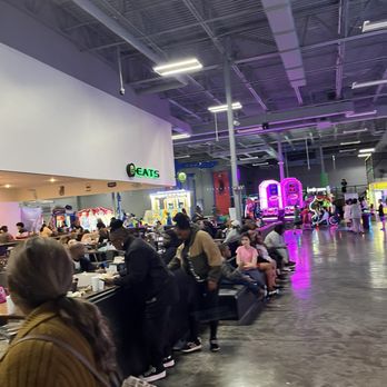 BRAVOZ ENTERTAINMENT CENTER - Updated January 2026 - 250 Photos & 135 ...