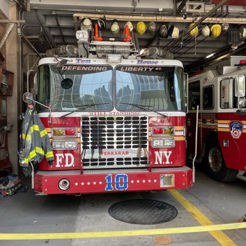 FDNY ENGINE 10 LADDER 10 - Updated December 2025 - 10 Photos - 124 ...