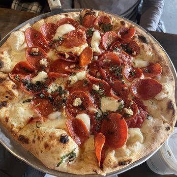 V PIZZA - GAINESVILLE - Updated November 2024 - 311 Photos & 303 ...