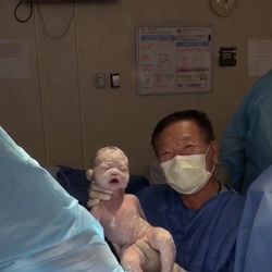 ABRAHAM HAN, MD - 24 Photos & 31 Reviews - Obstetricians ...