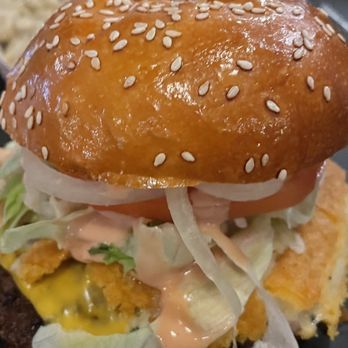 CHOMP KITCHEN AND DRINKS - Updated May 2025 - 328 Photos & 246 Reviews ...