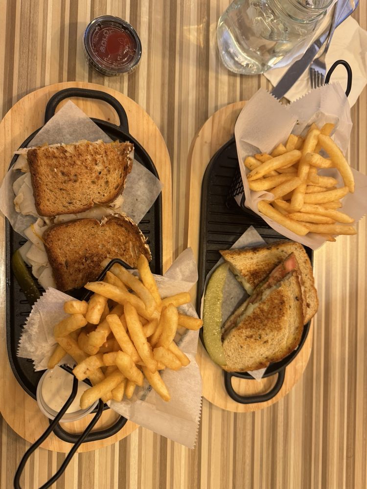 AMA BISTRO - Updated December 2025 - 155 Photos & 164 Reviews - 215 S ...