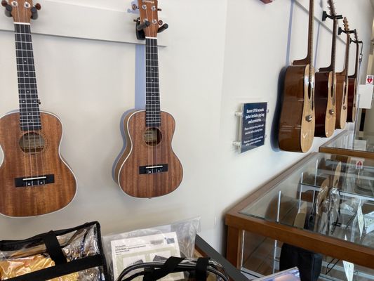 STOW-MUNROE FALLS PUBLIC LIBRARY - Updated February 2026 - 17 Photos - 3512 Darrow Rd, Stow ...