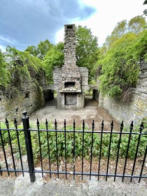 BANCROFT’S CASTLE - Updated September 2025 - 110 Photos - 145 Lowell Rd ...