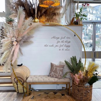 REVIVE BOUTIQUE BISTRO - Updated September 2025 - 14 Photos - 33757 ...