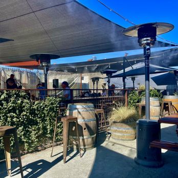 SACYARD COMMUNITY TAP HOUSE - Updated May 2026 - 444 Photos & 306 ...
