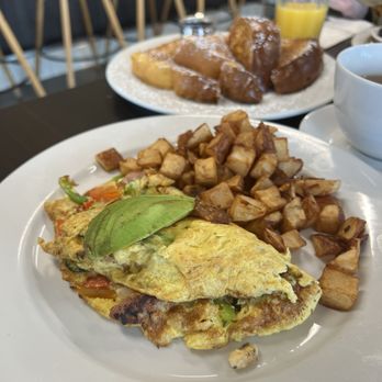 BEA BEA’S - Updated May 2024 - 5054 Photos & 4467 Reviews - 353 N Pass ...