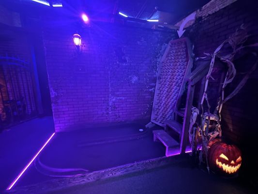 HAUNTED MANOR MINI GOLF & PING PONG - Updated July 2024 - 13 Photos ...