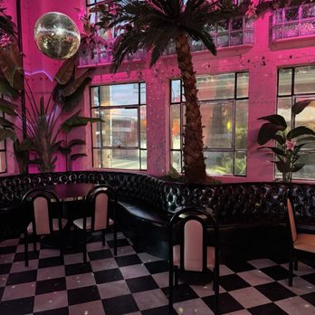 THE FLAMINGO BAR - Updated October 2025 - 93 Photos & 59 Reviews - 1855 ...