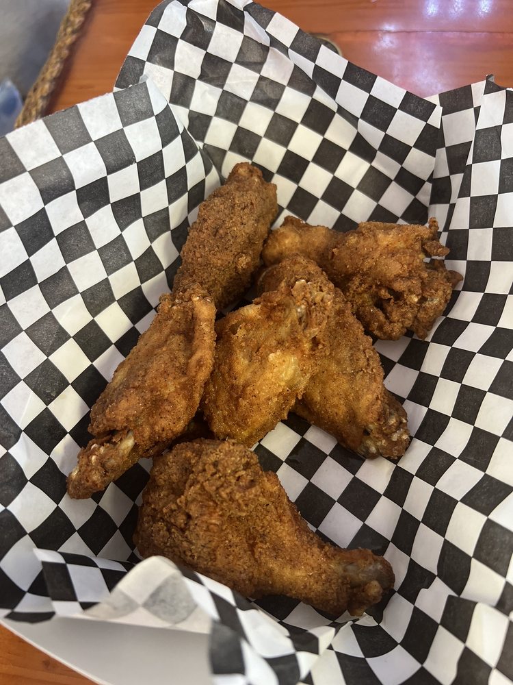 THE SLIP INN - Updated May 2025 - 20 Photos & 39 Reviews - 2842 Arnold ...