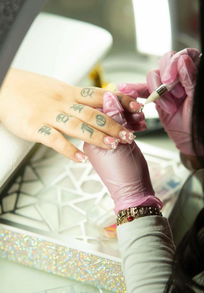 THE BOMBSHELL BEAUTY LOUNGE - Updated February 2026 - Request an Appointment - 25 Photos - 39144 ...