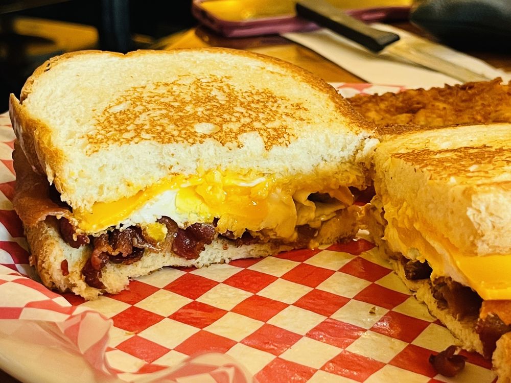 THE WATER WELL CAFE - Updated April 2025 - 21 Photos & 13 Reviews - 215 ...