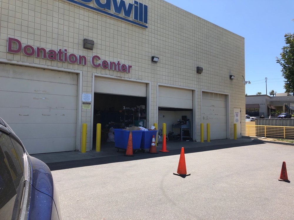 GOODWILL STORE & DONATION CENTER - Updated December 2025 - 31 Photos ...