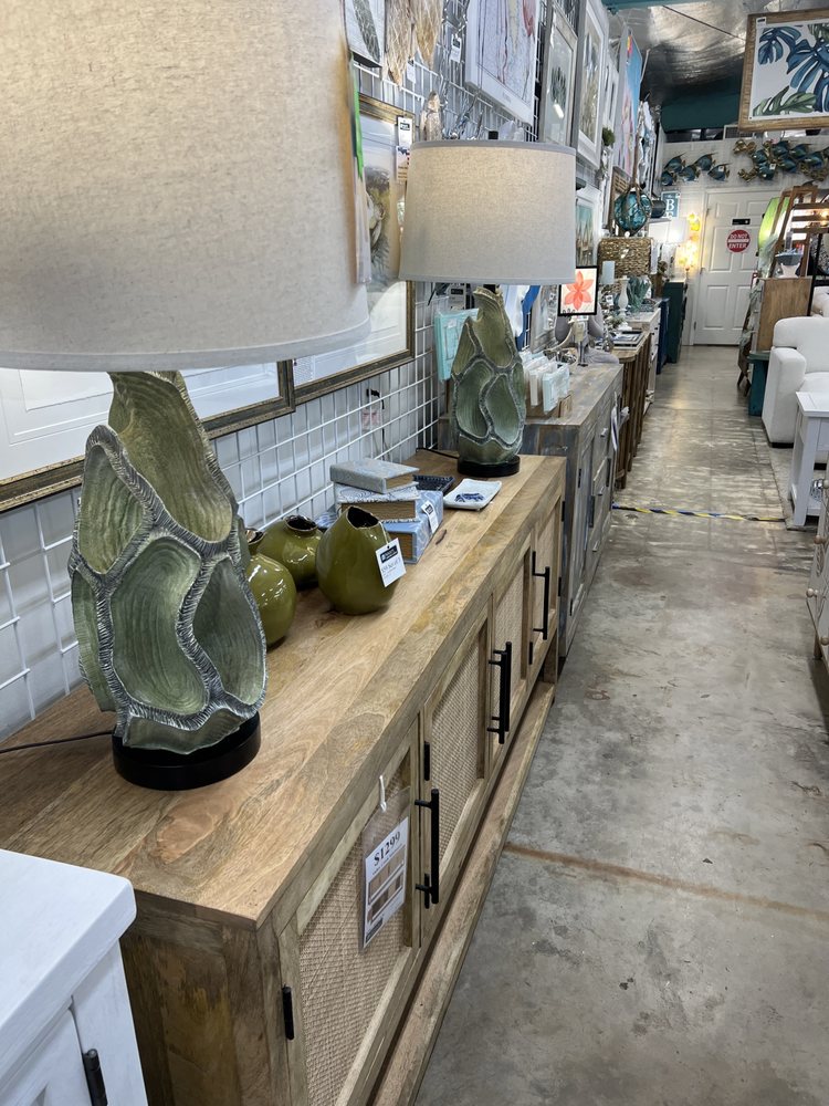 NIKKI’S FURNITURE & DECOR - 22 Photos & 12 Reviews - 1150 N Woodland ...