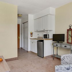 BETHEL SPRINGVALE INN - 19 Photos - 62 Springvale Rd, Croton On Hudson ...